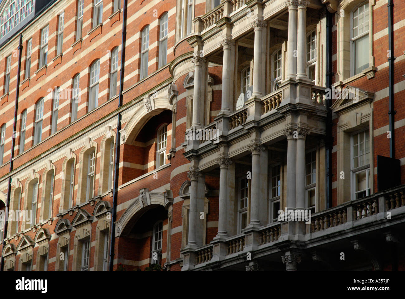 Victorian brick mansion hi-res stock photography and images - Alamy