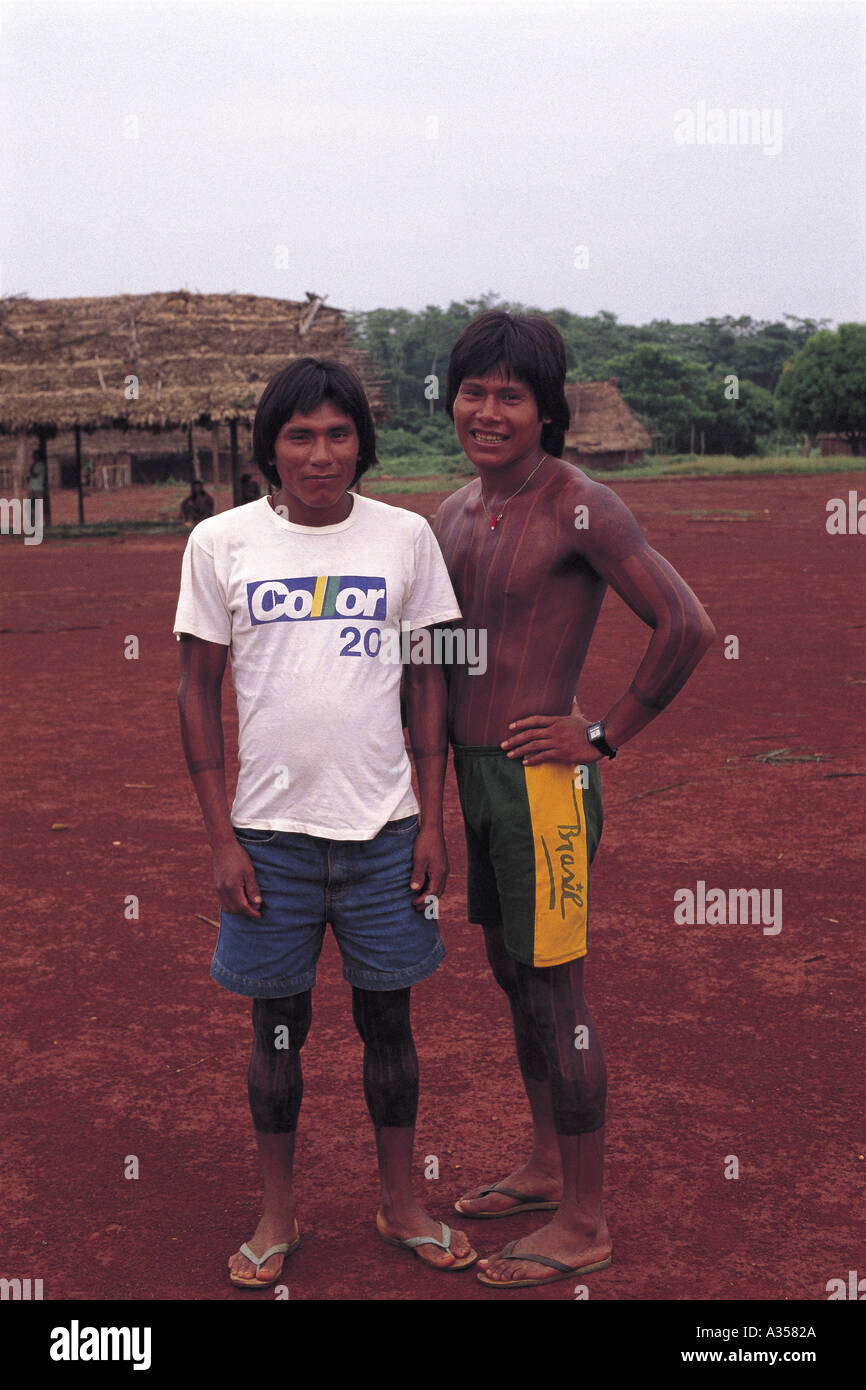 Young Kayapo men Stock Photo - Alamy