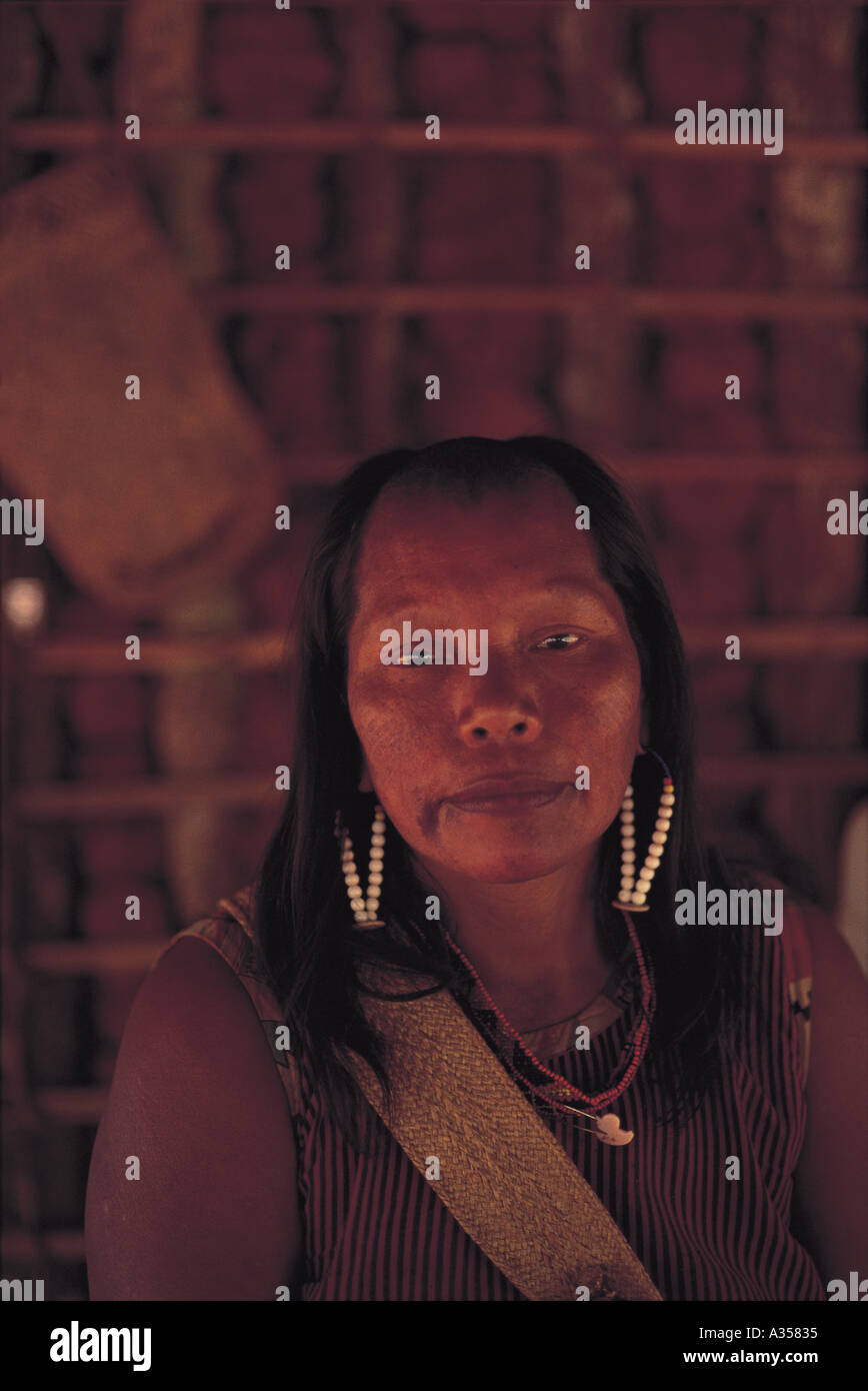 Xingu tribe woman hi-res stock photography and images - Alamy