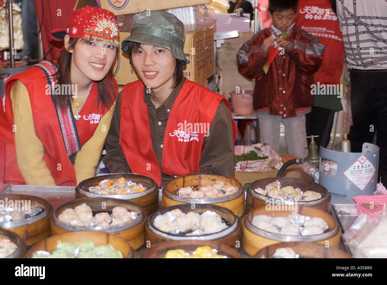 Dimsum cart hi-res stock photography and images - Alamy