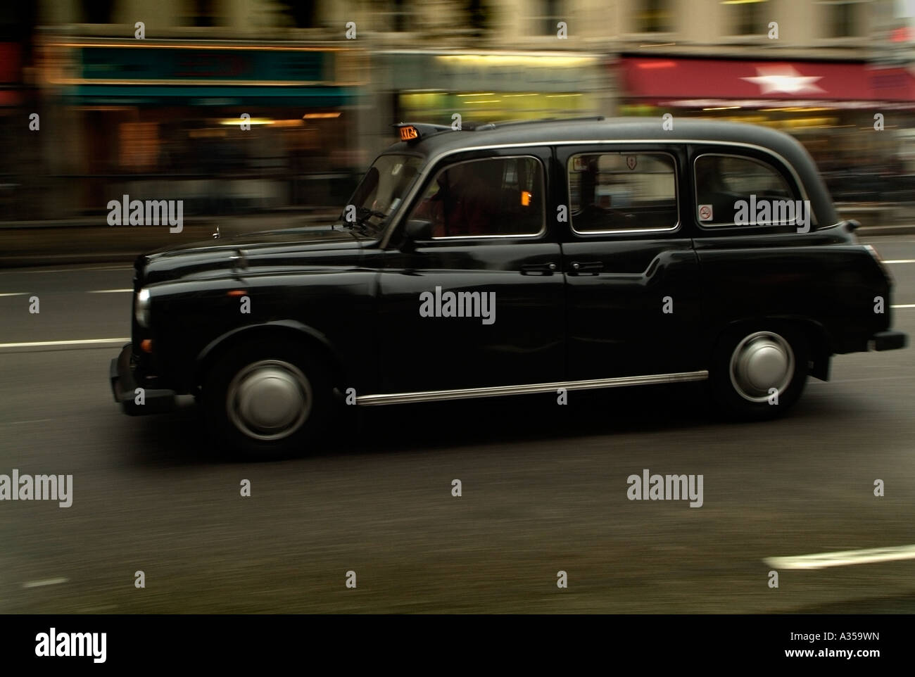 Antique london cab hi-res stock photography and images - Alamy