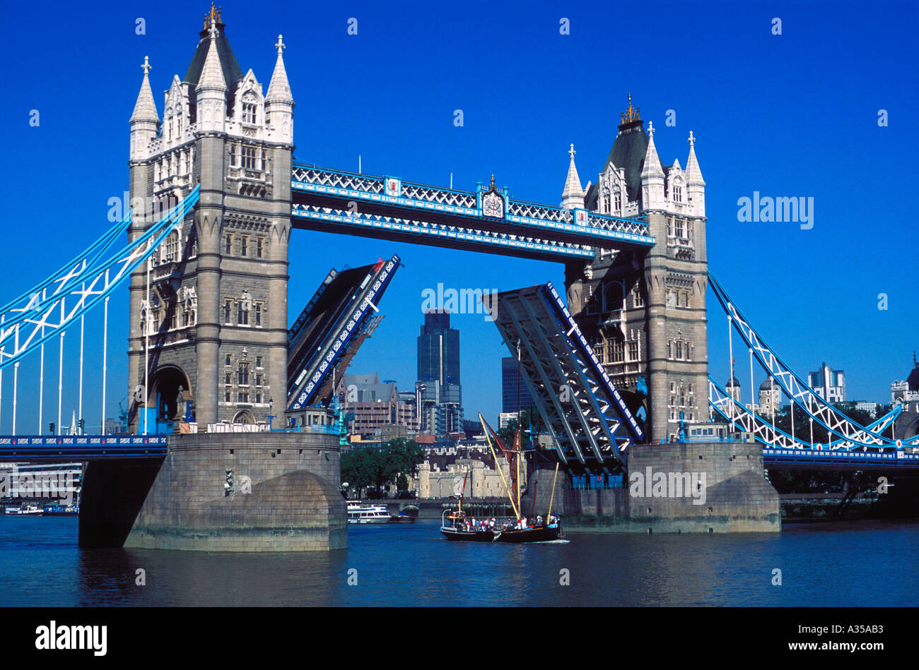 Tower Bridge Open Boat High Resolution Stock Photography and Images - Alamy