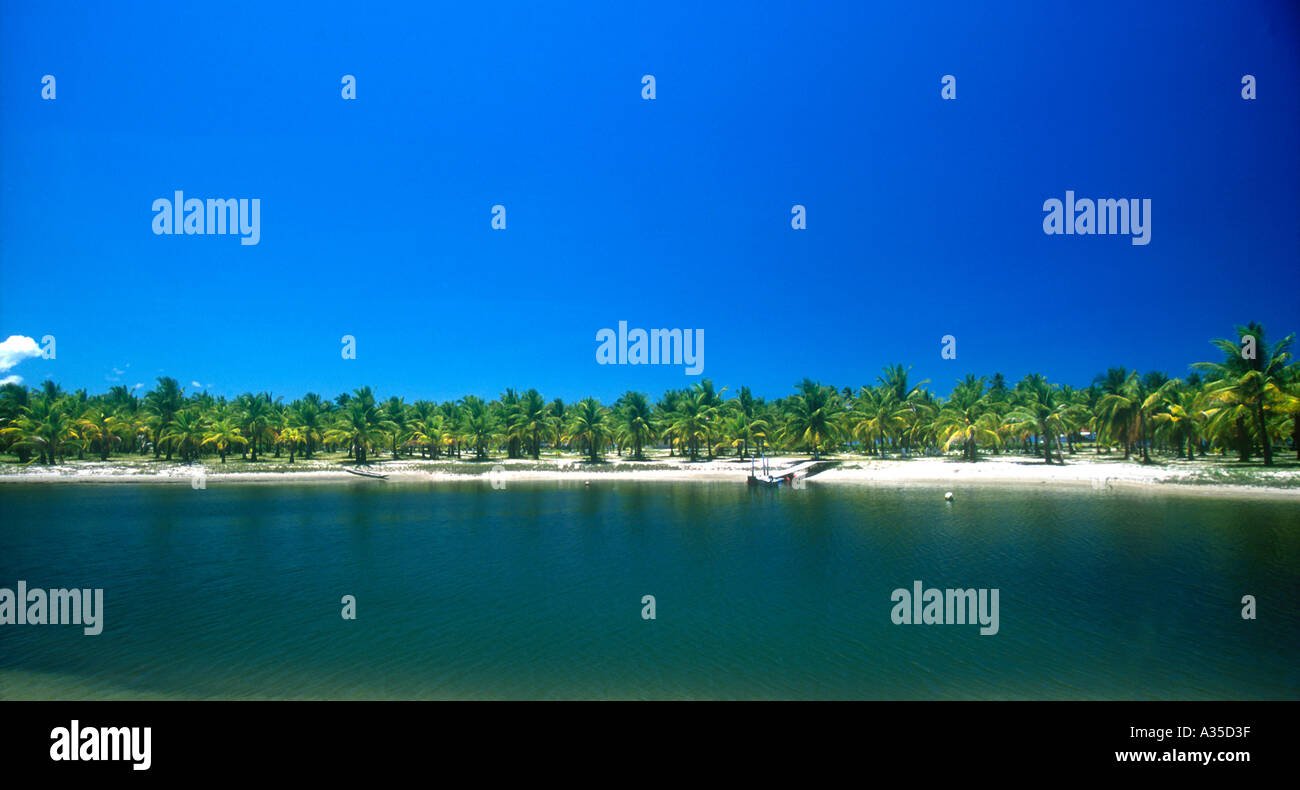 Island boipeba hi-res stock photography and images - Alamy