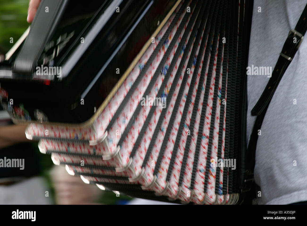 Box accordion hi-res stock photography and images - Alamy