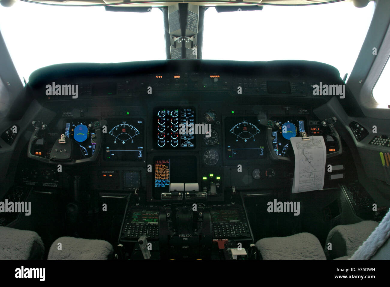 Gulf Stream Aircraft Cockpit Stock Photo - Alamy