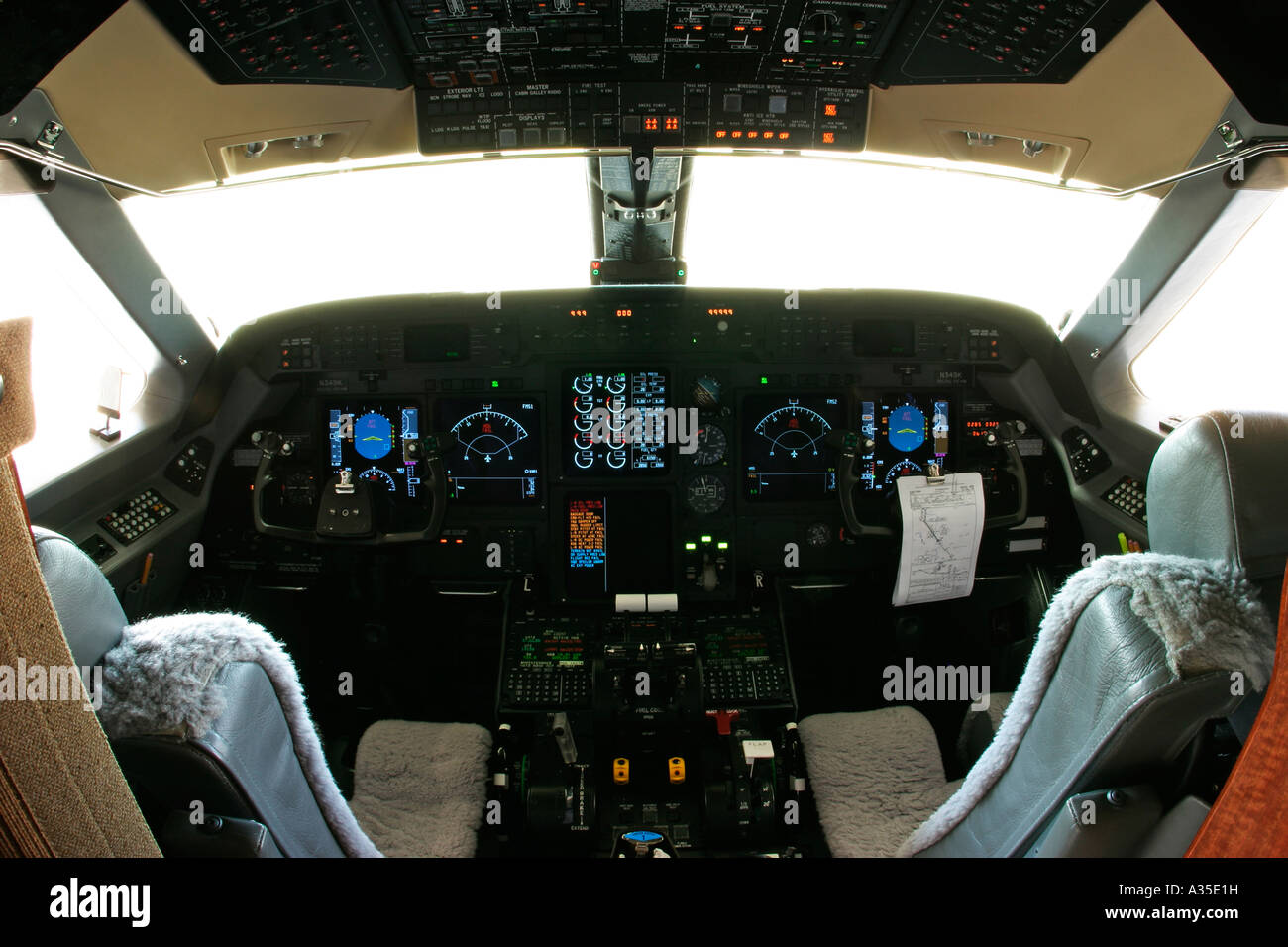 Gulfstream aircraft hi-res stock photography and images - Alamy