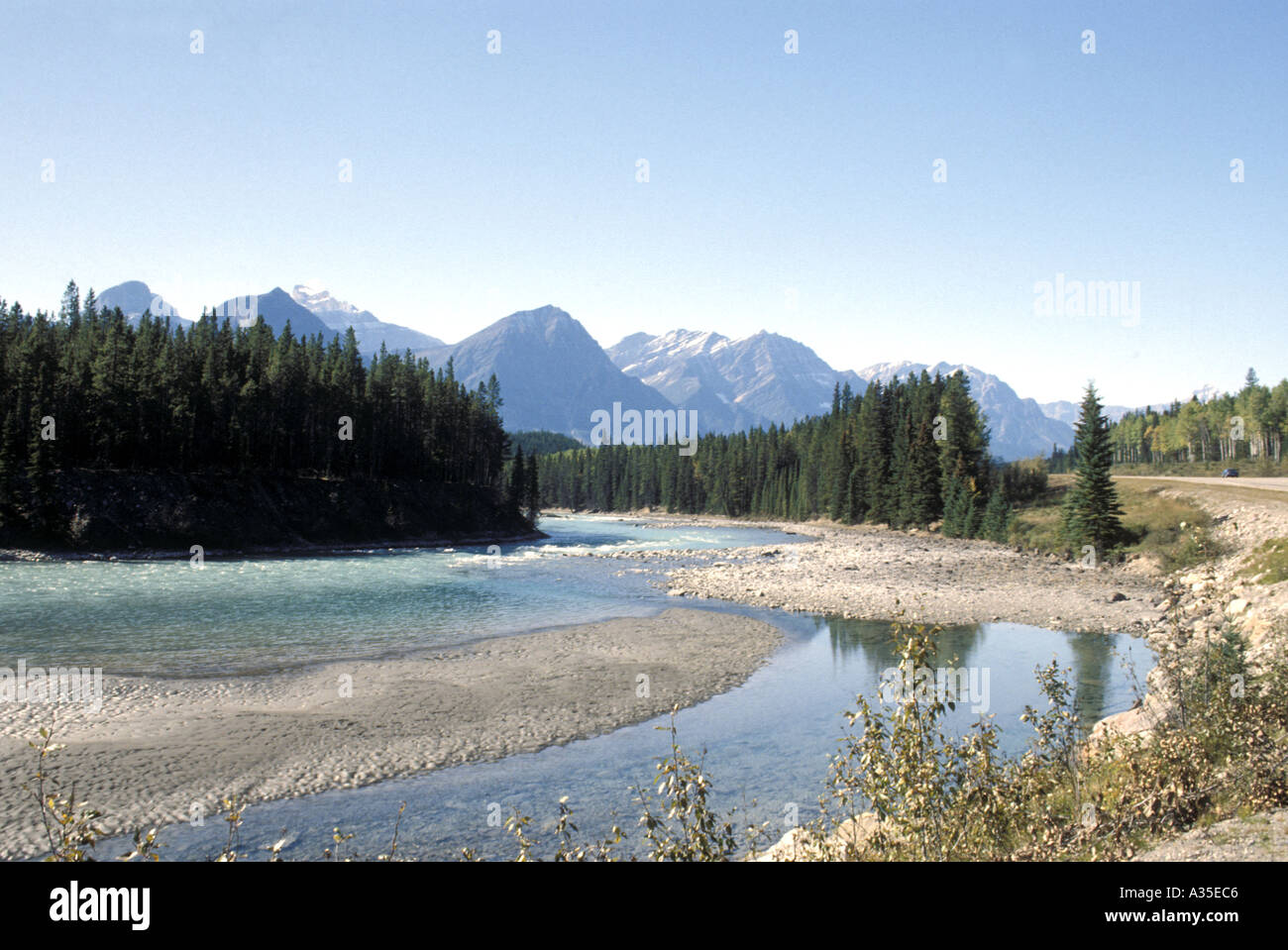 River in canadian mountain landscape hi-res stock photography and ...
