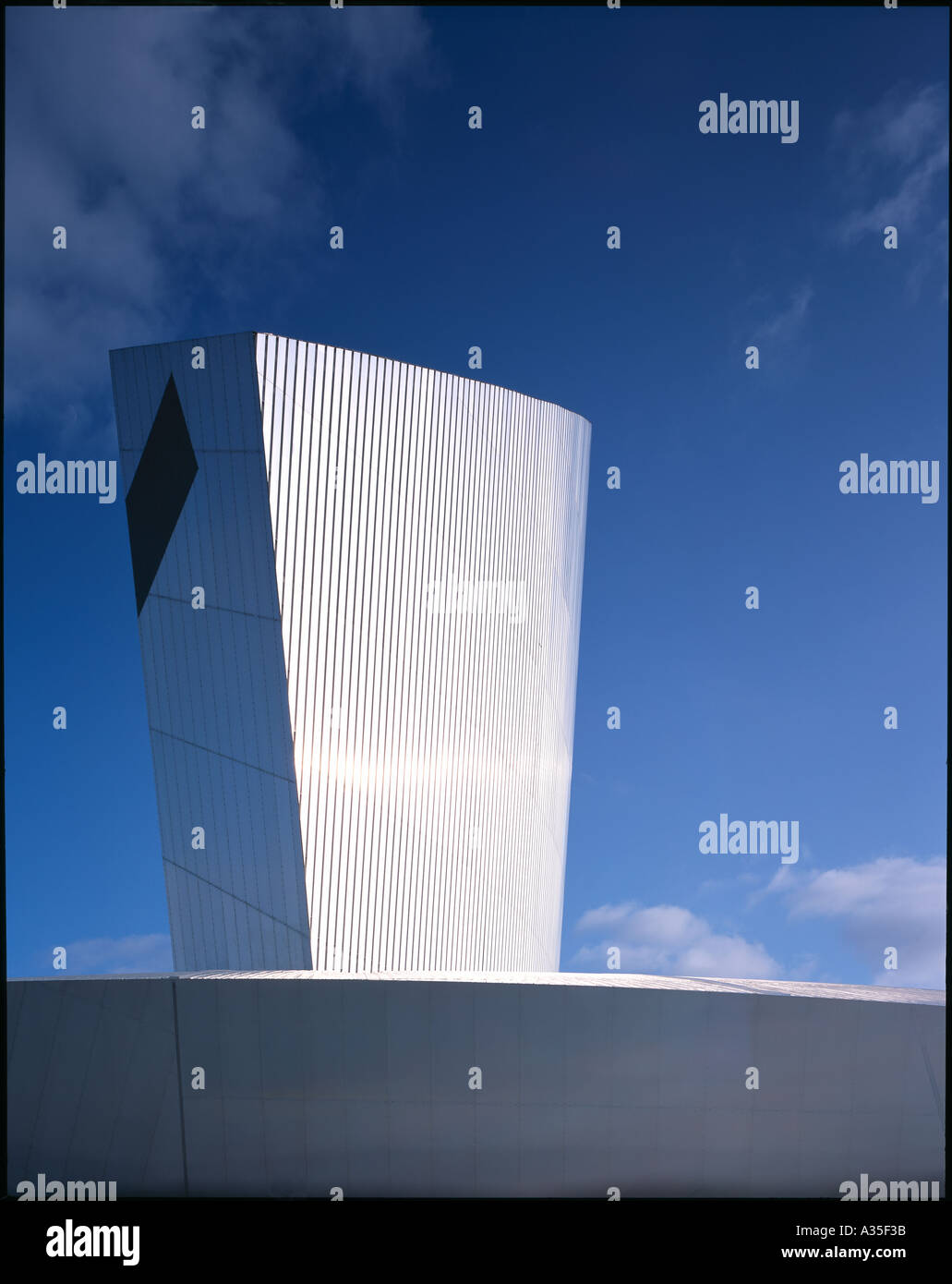 Gallery deconstructivism deconstructivist architecture hi-res stock ...