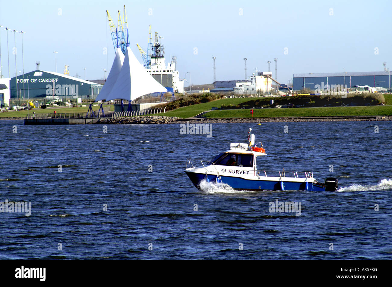 cardiff bay and harbour authority boat from cardiff bay barrage south ...