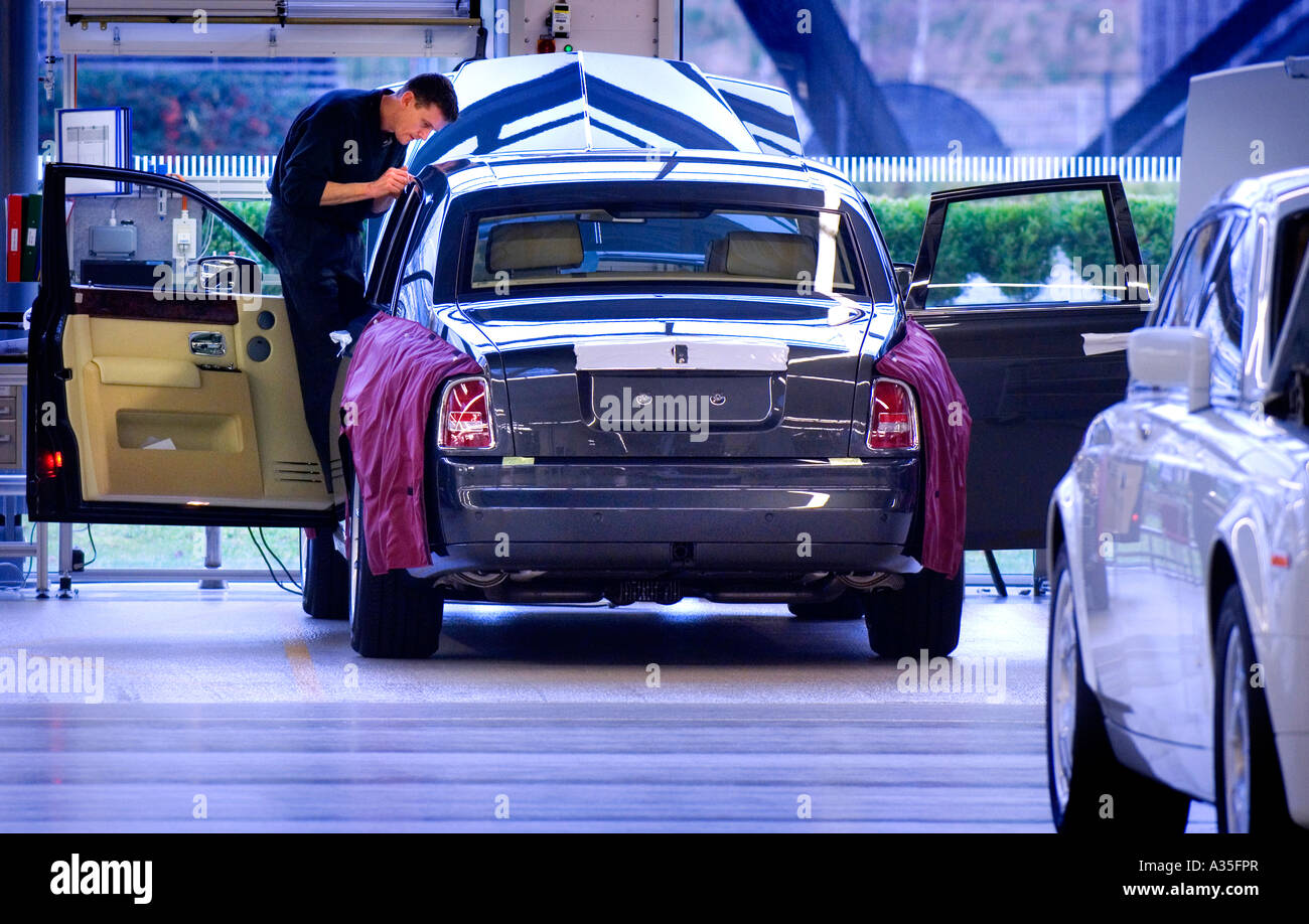 Rolls-Royce Motor Car factory assembly line at Goodwood, West Sussex ...