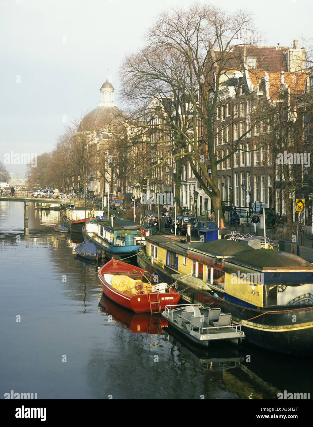 Canal scene in Amsterdam the Netherlands Stock Photo - Alamy