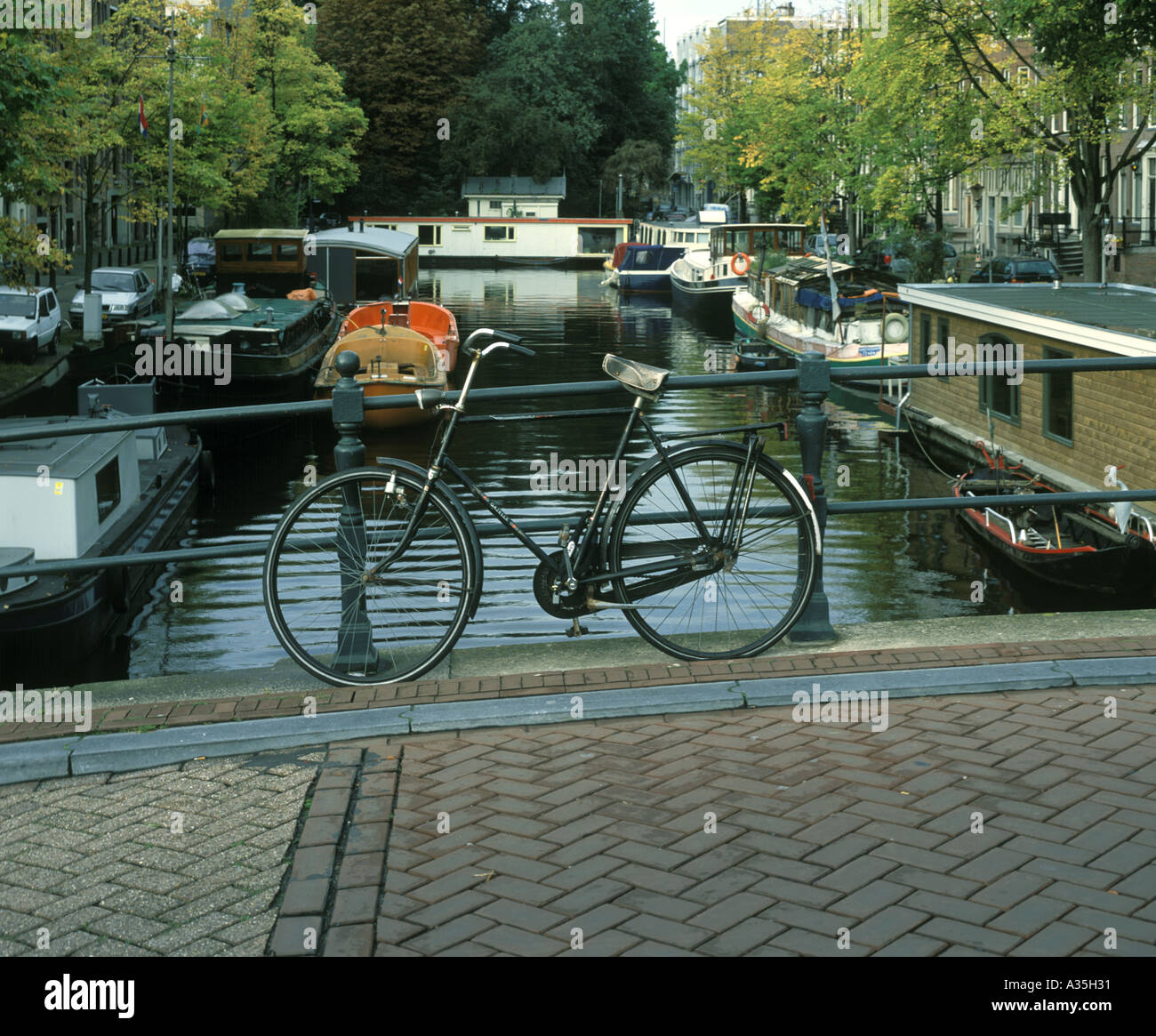 Canal scene in Amsterdam the Netherlands Stock Photo - Alamy