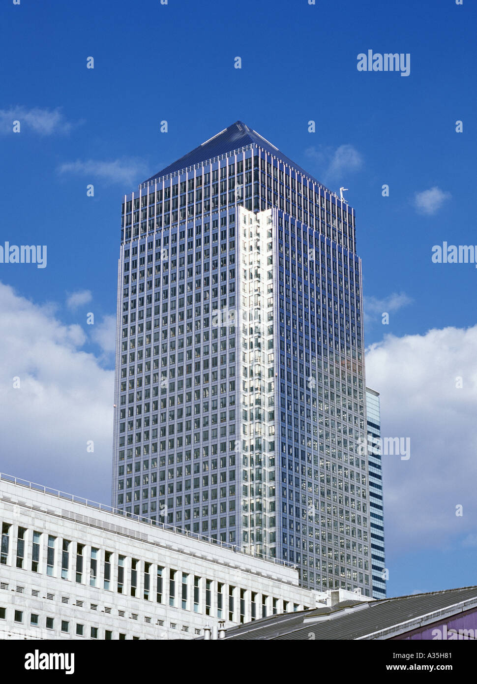 Canada Tower in London s Canary Wharf is Britains tallest skyscraper ...