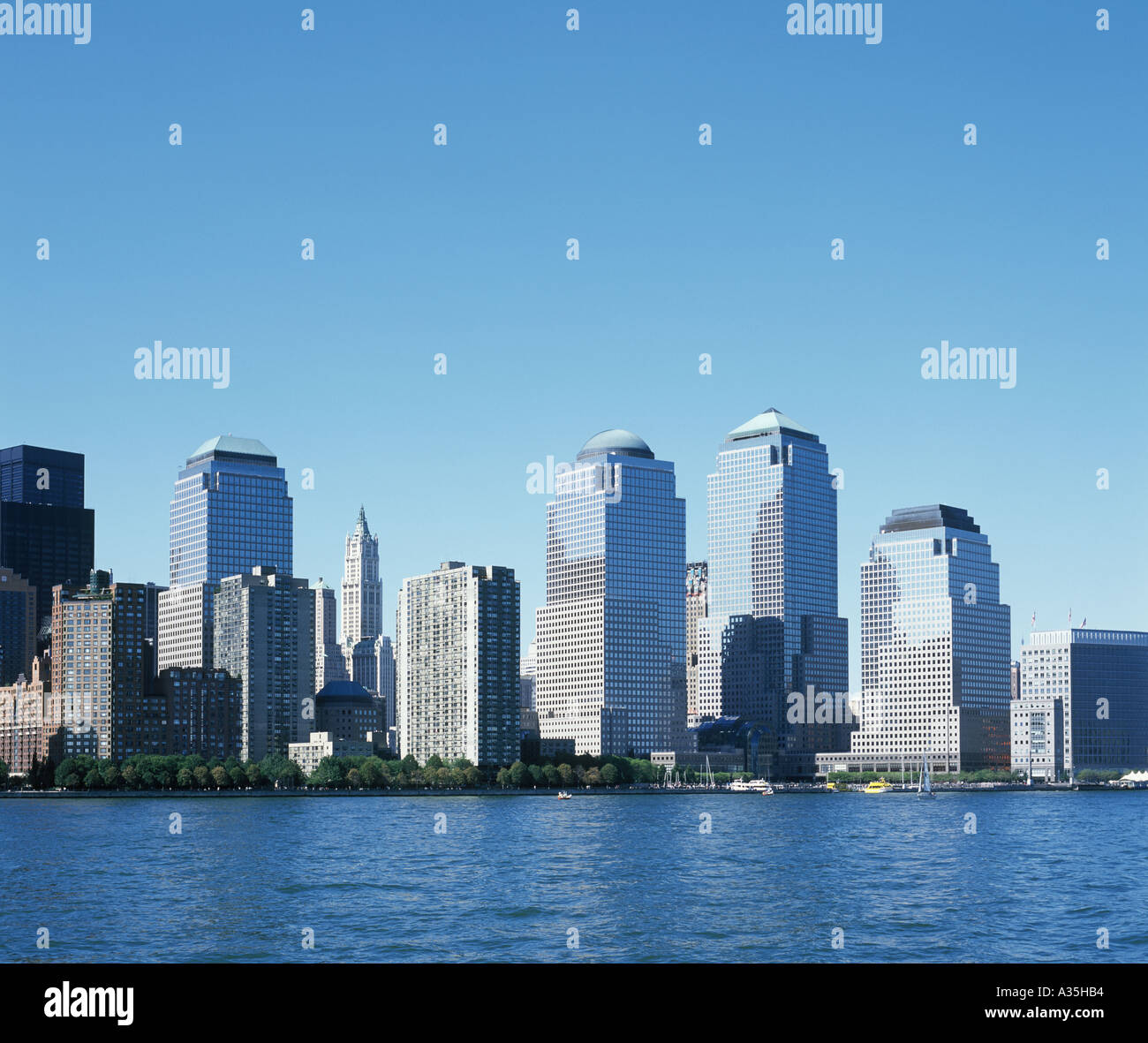 A view of Southern Manhattan from the water Stock Photo - Alamy