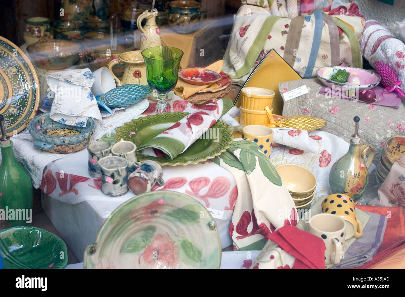 Houseware europe shopping stores hi-res stock photography and images ...