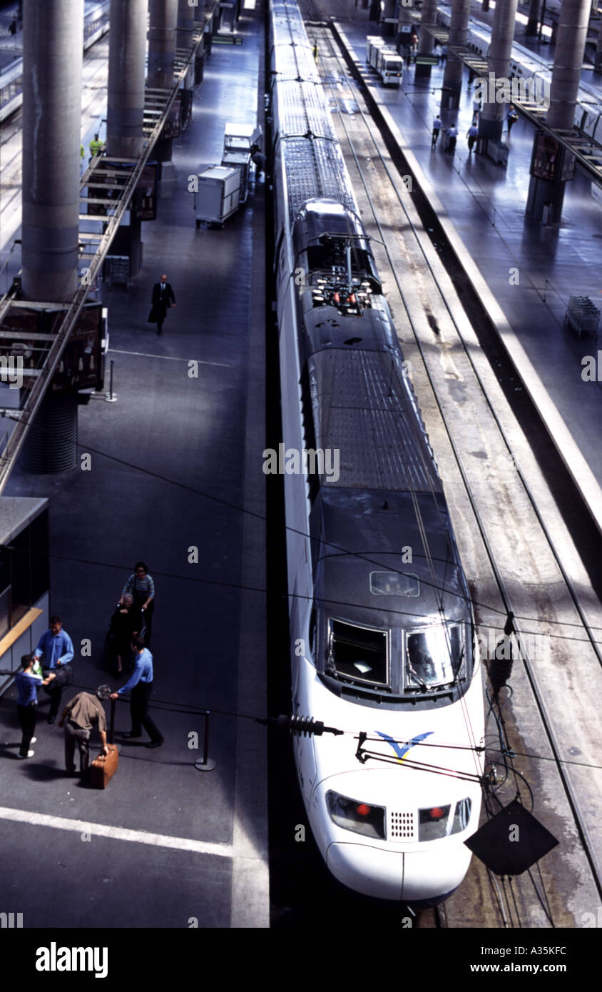 Long distance high speed express trains hi-res stock photography and ...
