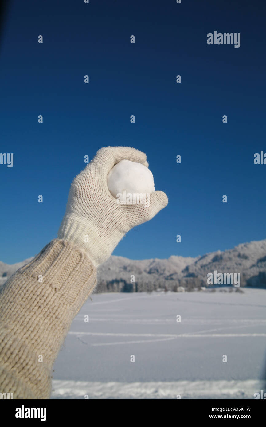 Snowball hand hi-res stock photography and images - Alamy