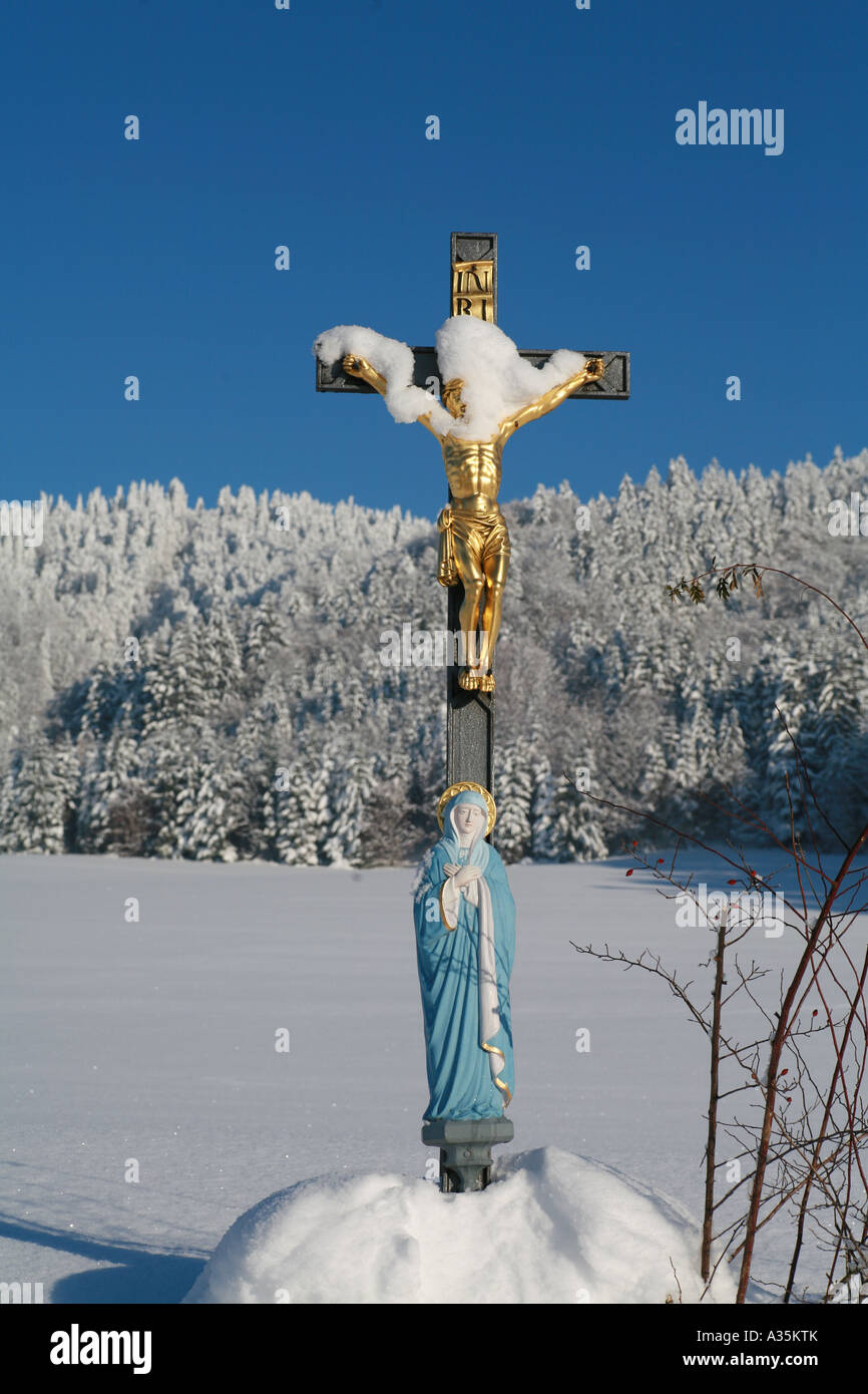 Cross in winterscene Stock Photo - Alamy