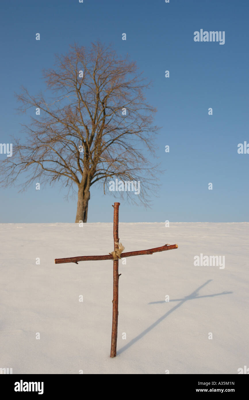 Cross in winterscene Stock Photo - Alamy