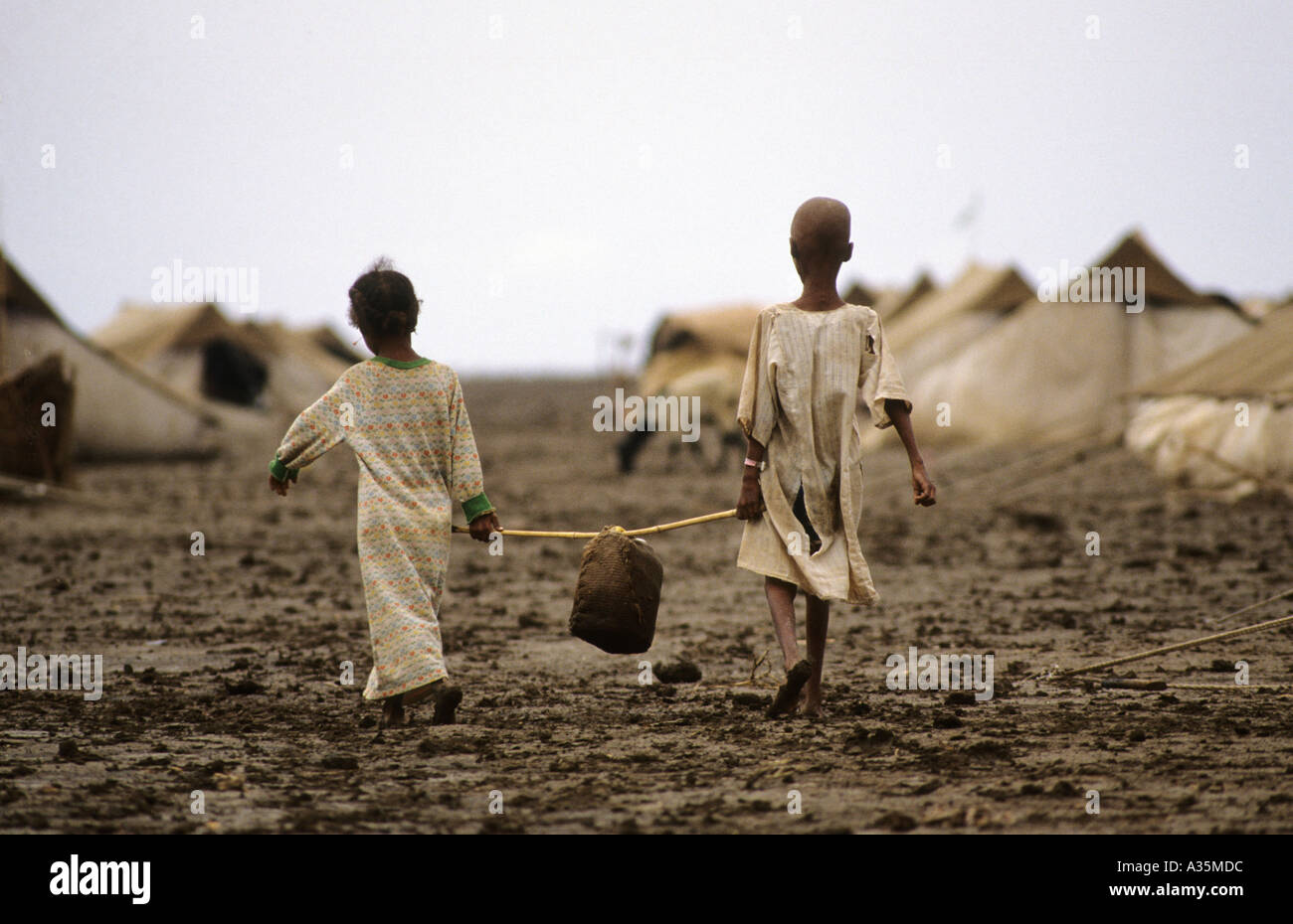 Sudan,famine,1985. Refugees from Ethiopia at Girba Camp on the border ...