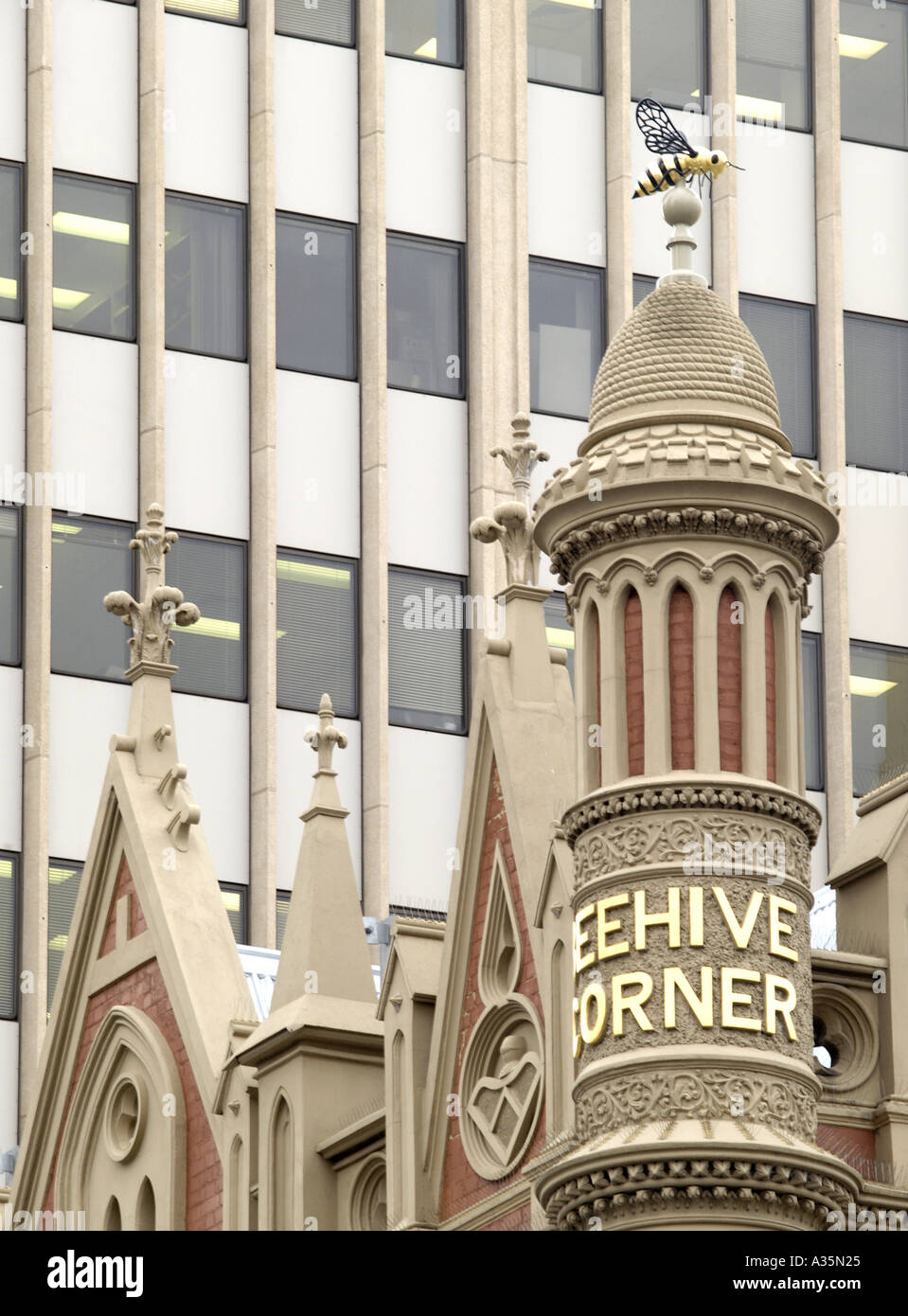 Beehive sign hi-res stock photography and images - Alamy