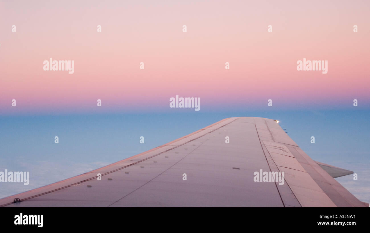 Wing of Boeing 757 Stock Photo - Alamy