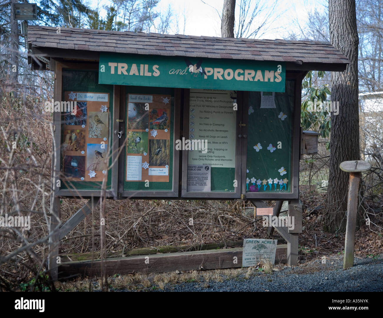Sign at the entrance to a trail Stock Photo - Alamy