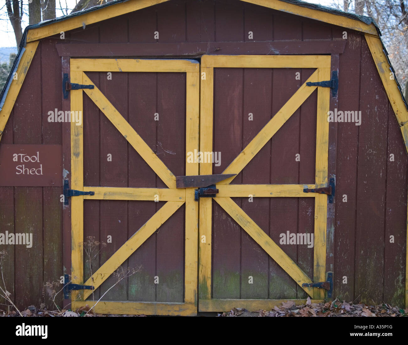 An old tool shed Stock Photo - Alamy