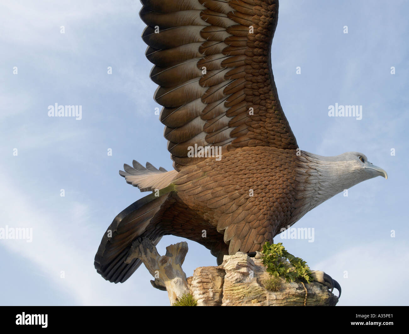 EAGLE SCULPTURE AT EAGLE SQUARE KUAH KANGKAWI MALAYSIA Stock Photo - Alamy