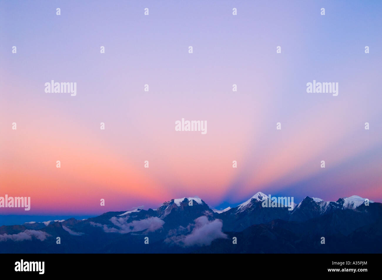 Himalayan Annapurna ridge at sunset Stock Photo - Alamy