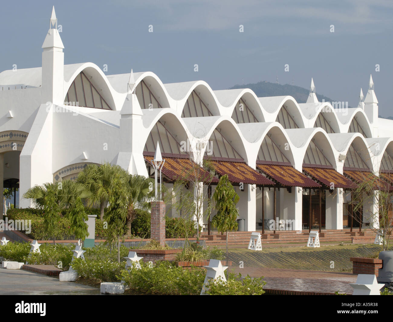 SHOPPING CENTRE FOR TOURISTS VISITING EAGLE SQUARE, KUAH, LANGKAWI ...