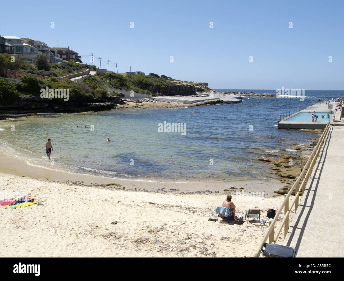 Coogee beach tidal pool hi-res stock photography and images - Alamy