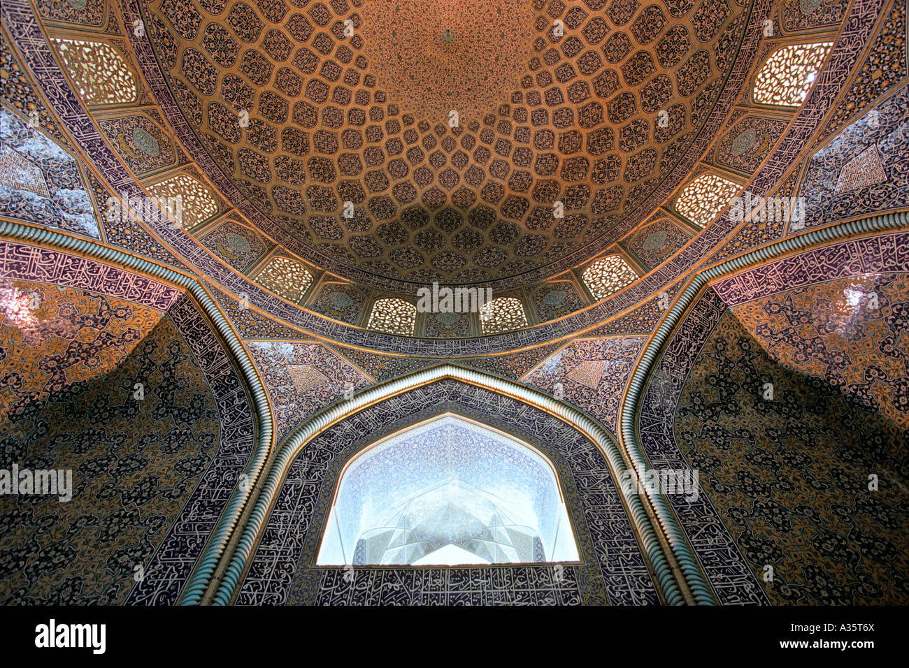 Sheikh lotfallah mosque hi-res stock photography and images - Alamy