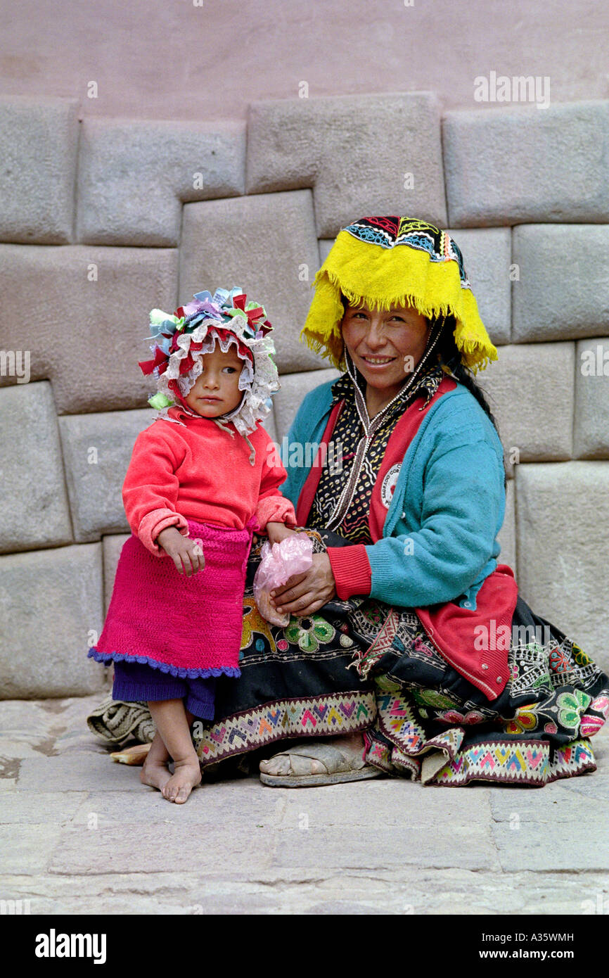 A Quechua woman and her child in traditional dress. Pisac, Peru, South ...