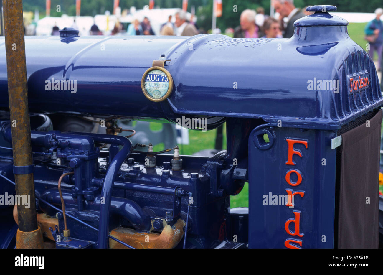 Old tractor great yorkshire show hi-res stock photography and images ...
