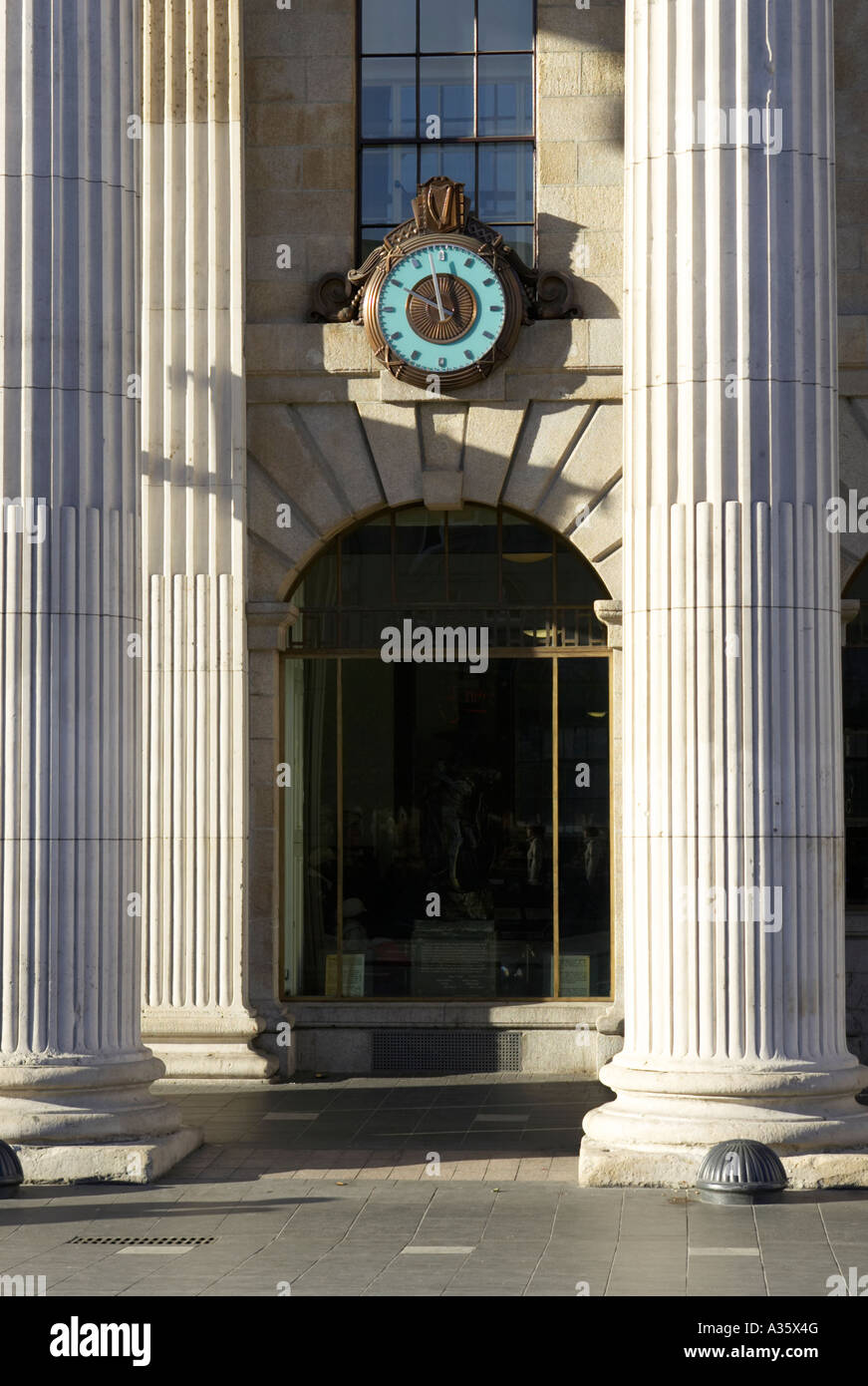 General post office gpo building hi-res stock photography and images ...