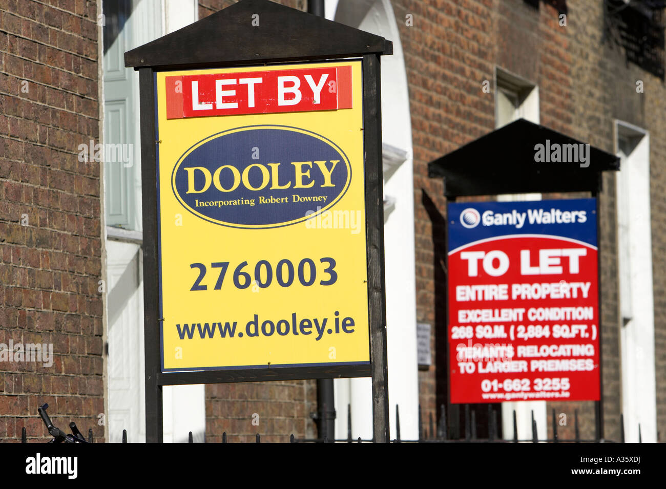 let by and to let estate agent signs outside georgian houses in Dublin ...