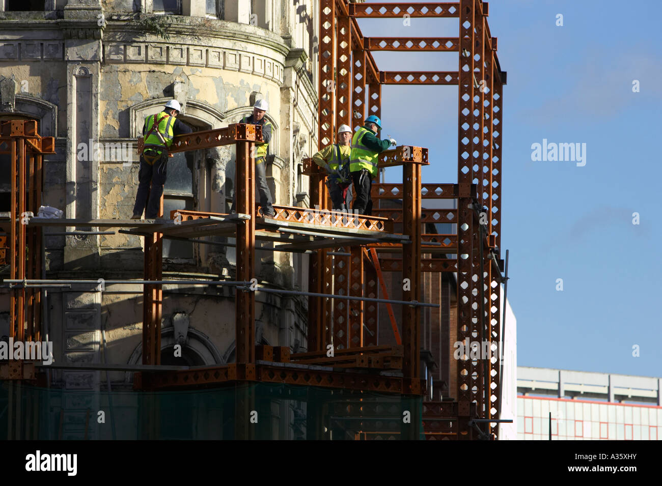 Heavy duty scaffolding hi-res stock photography and images - Alamy