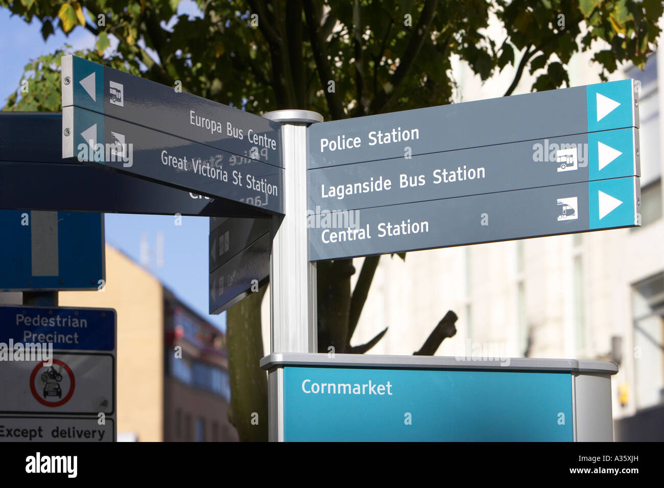 Public signs hi-res stock photography and images - Alamy
