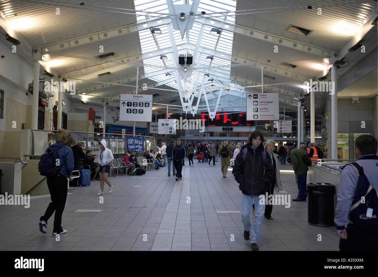 departure area and passenger concourse at Connolly iarnrod eireann ...