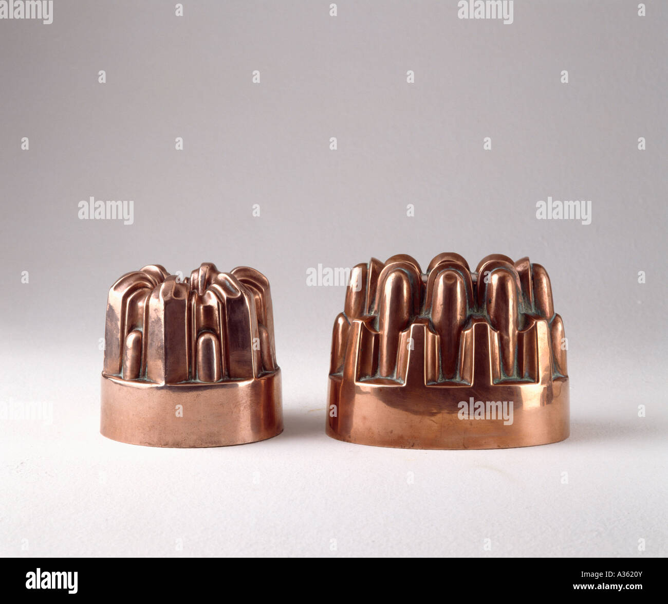 Copper moulds hi-res stock photography and images - Alamy