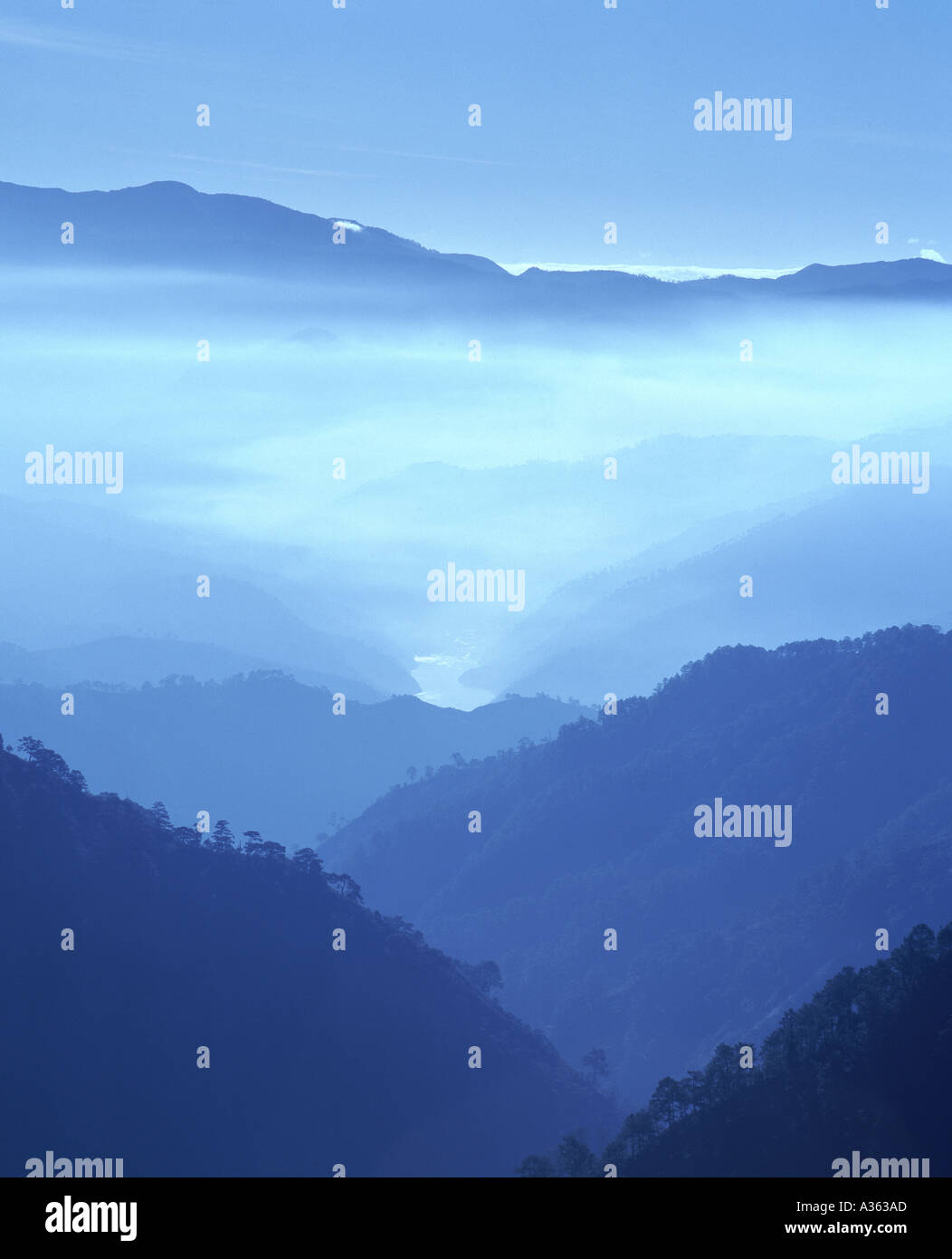 Mountains of the Cordillera Central mountains of northern Luzon ...