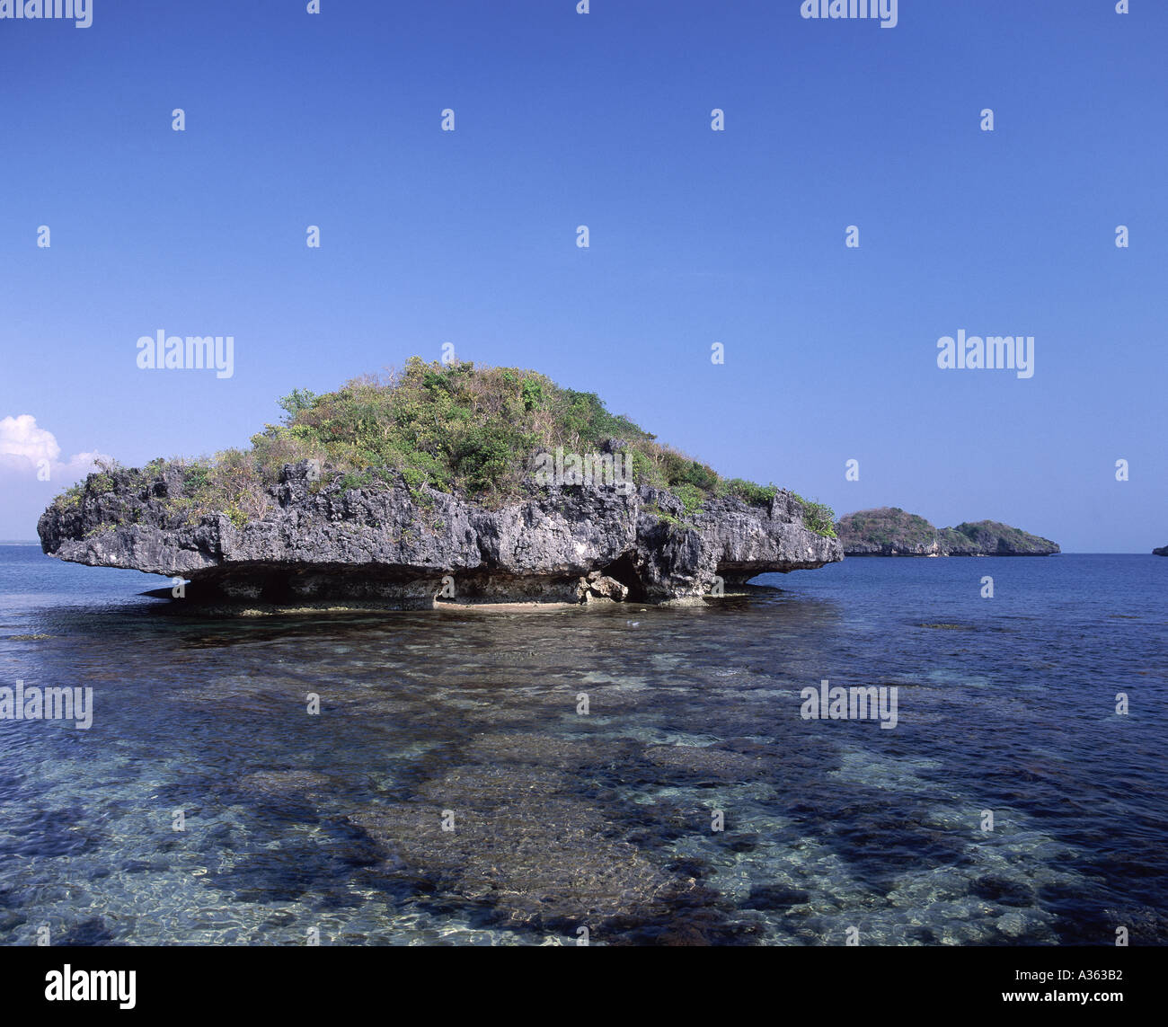 Limestone islets in the Hundred Islands National Park in Luzon ...