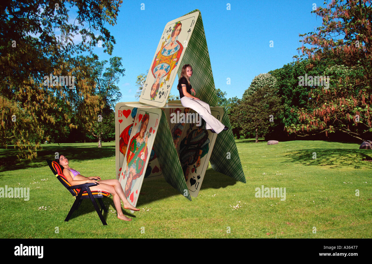 Kartenhaus hi-res stock photography and images - Alamy