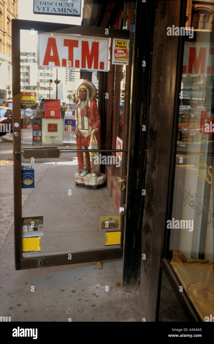 Cigar store wooden indian sculpture hi-res stock photography and images ...