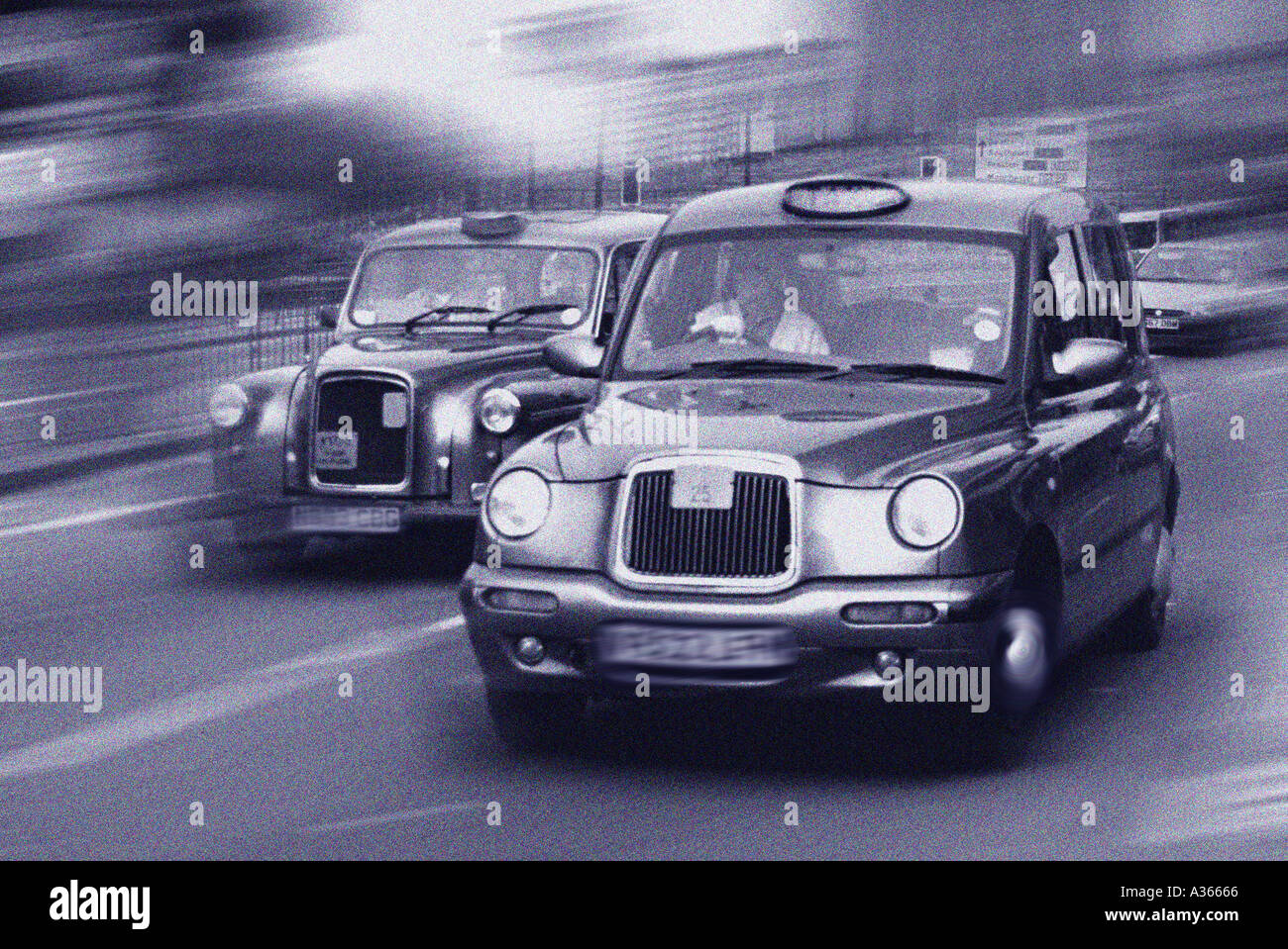 Black taxies hi-res stock photography and images - Alamy