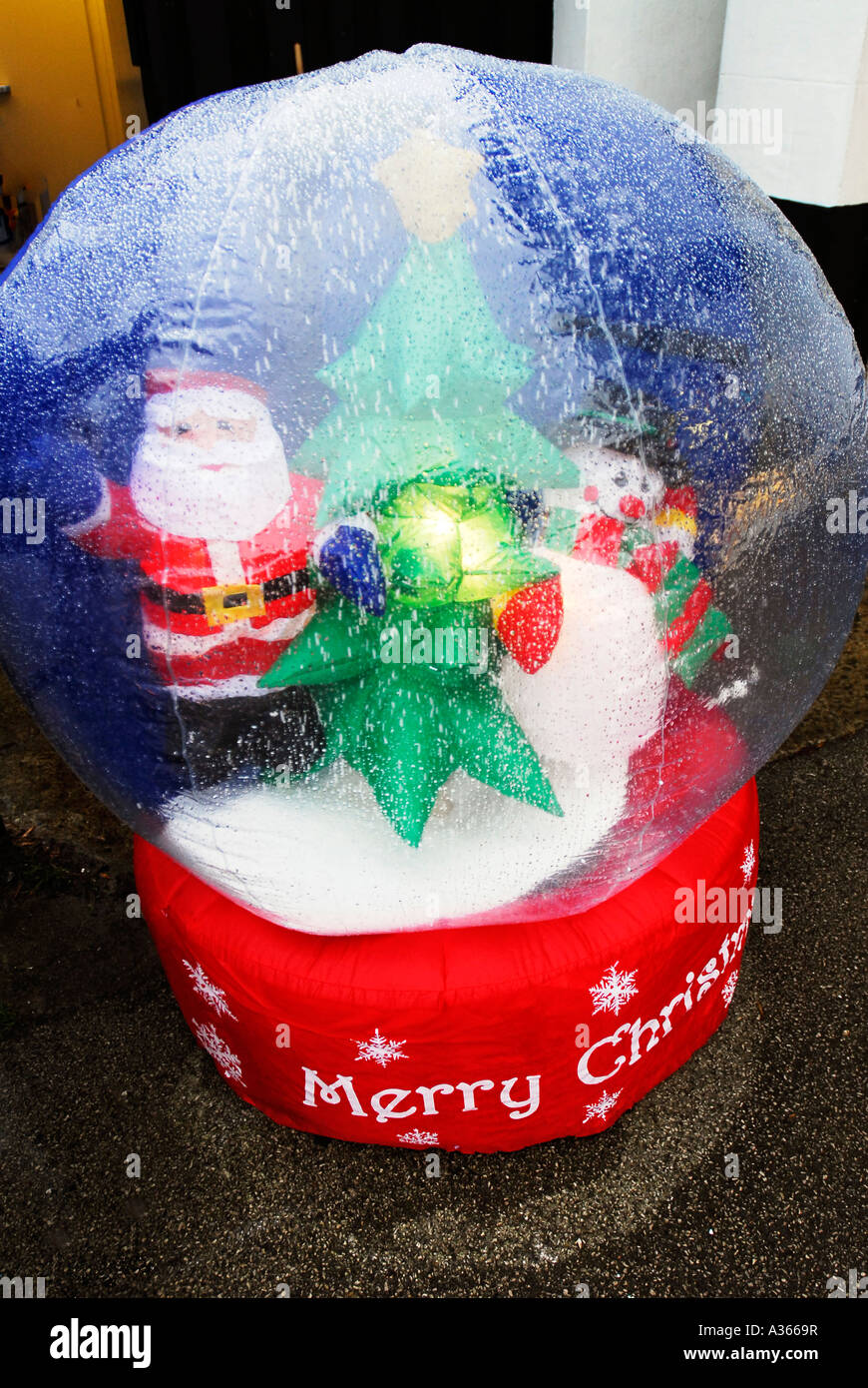 Snow shaker hi-res stock photography and images - Alamy