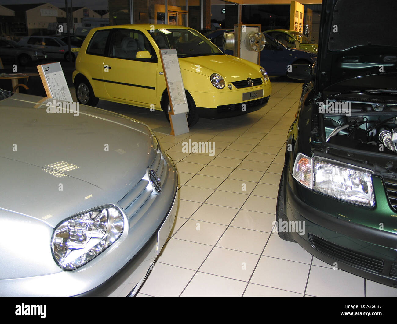 Motor sales New Vehicles Stock Photo - Alamy