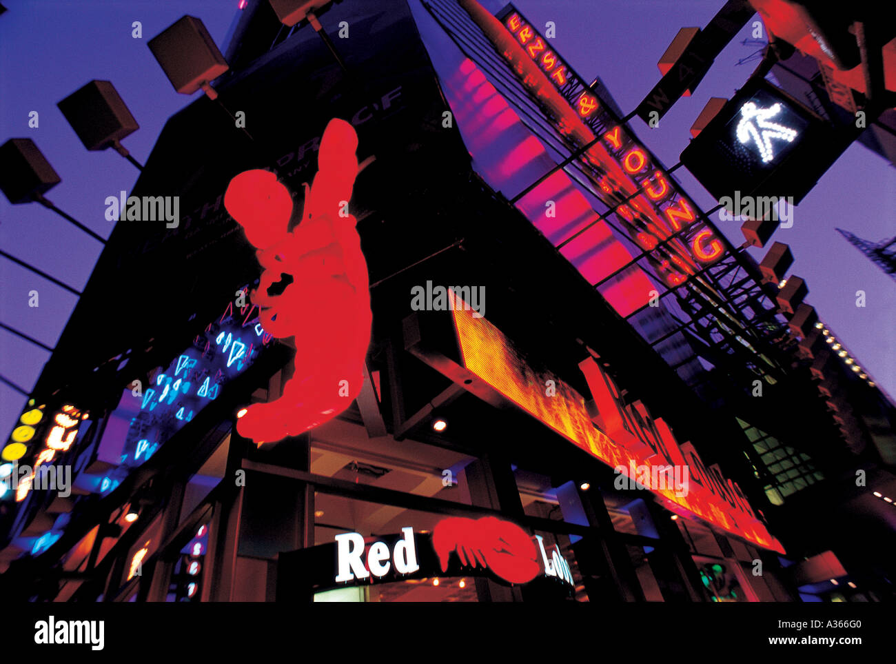 Commercial broadway hi-res stock photography and images - Alamy