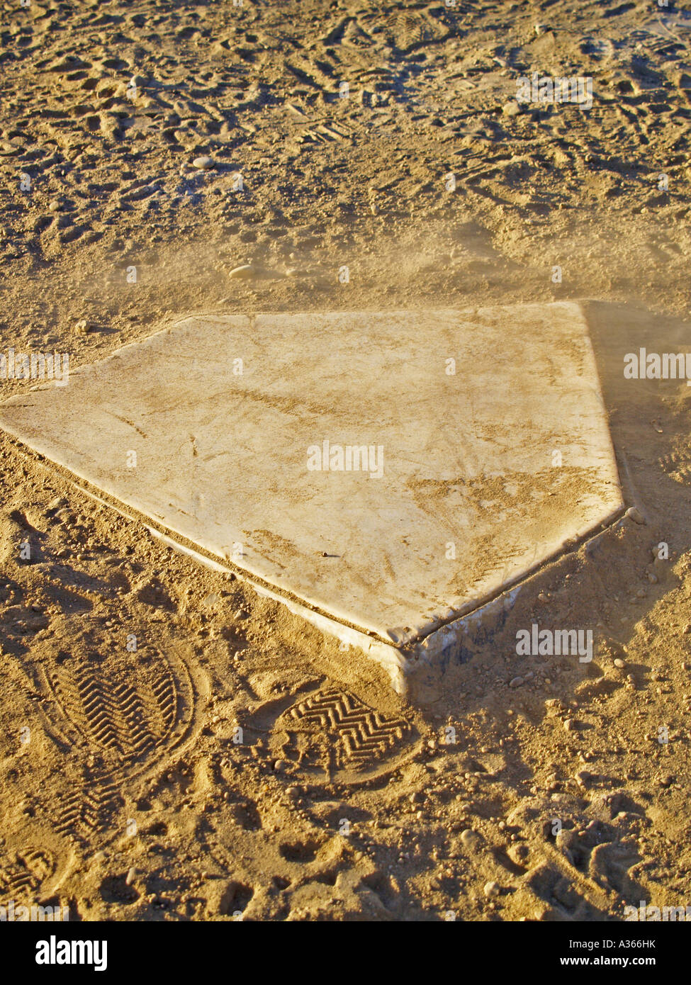 Home run swing hi-res stock photography and images - Alamy